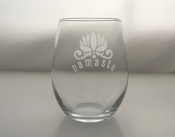 Namaste Etched Wine Glass Kitchen & Dining Drink & Barware Home ...