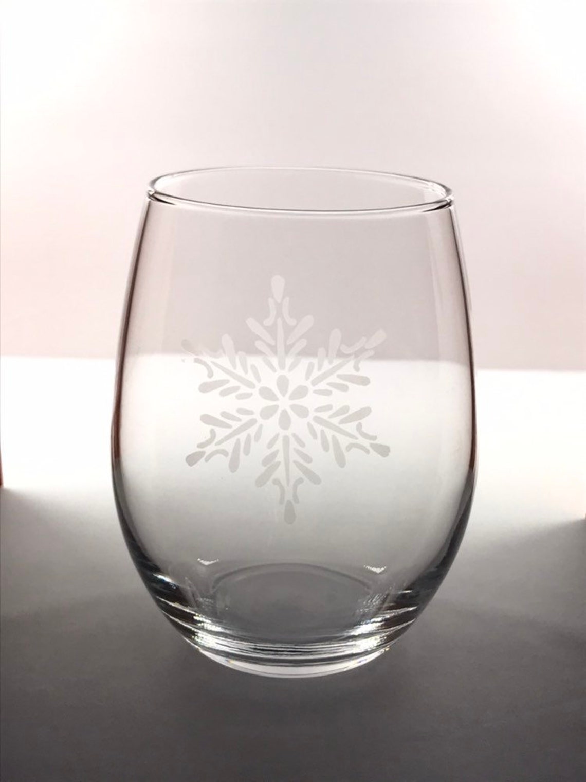 Snowflake Etched Wine Glass, Holiday Glassware, Winter Wine Glasses - Etsy