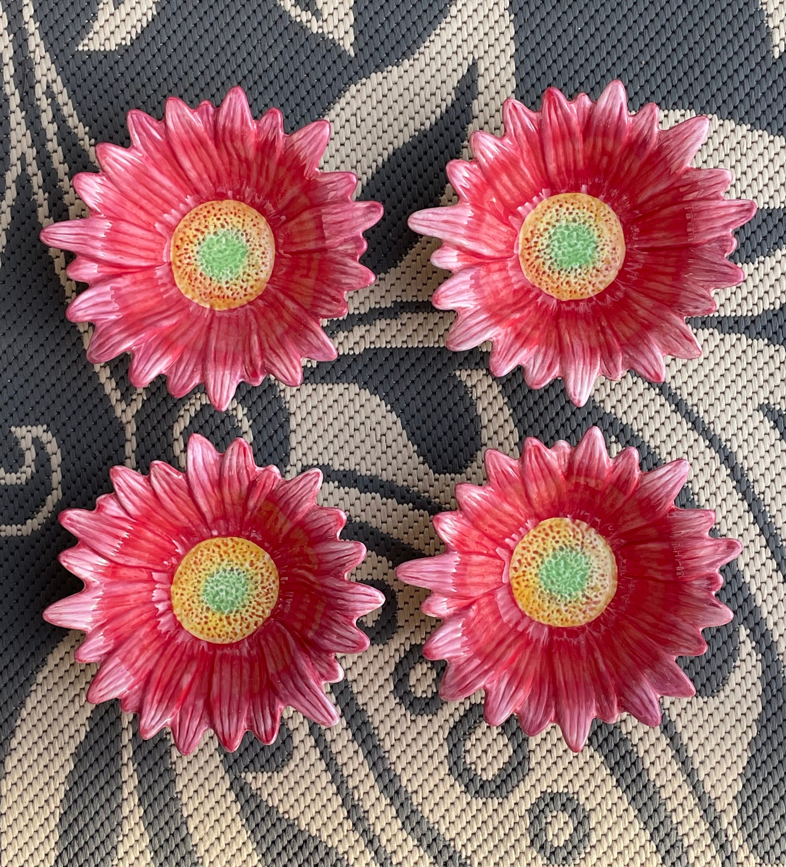 Vintage Pink Daisy Shaped Ceramic Bowls by Becca Signature Collection ...