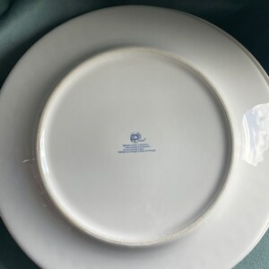 Fapor Delmar White Embossed Pearl Shaped Border Ceramic Dinner Plates ...