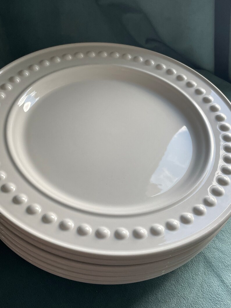Fapor Delmar White Embossed Pearl Shaped Border Ceramic Dinner Plates ...