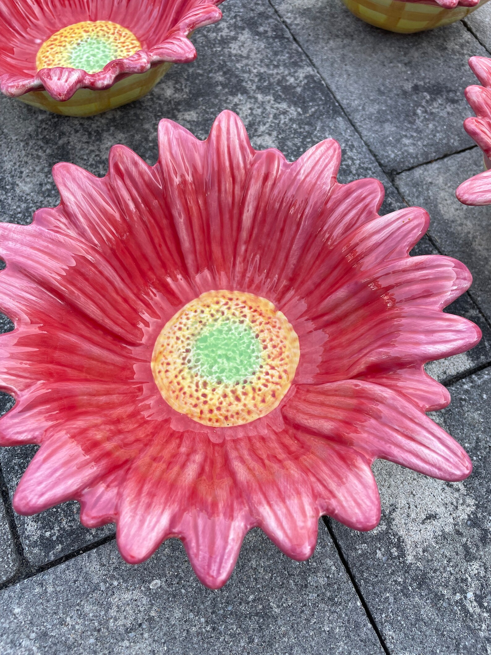 Vintage Pink Daisy Shaped Ceramic Bowls by Becca Signature Collection ...