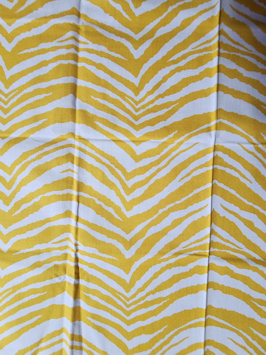 100% Cotton Fabric. Pre-cut FAT Quarter 1/4. Sunshine Yellow and White ...