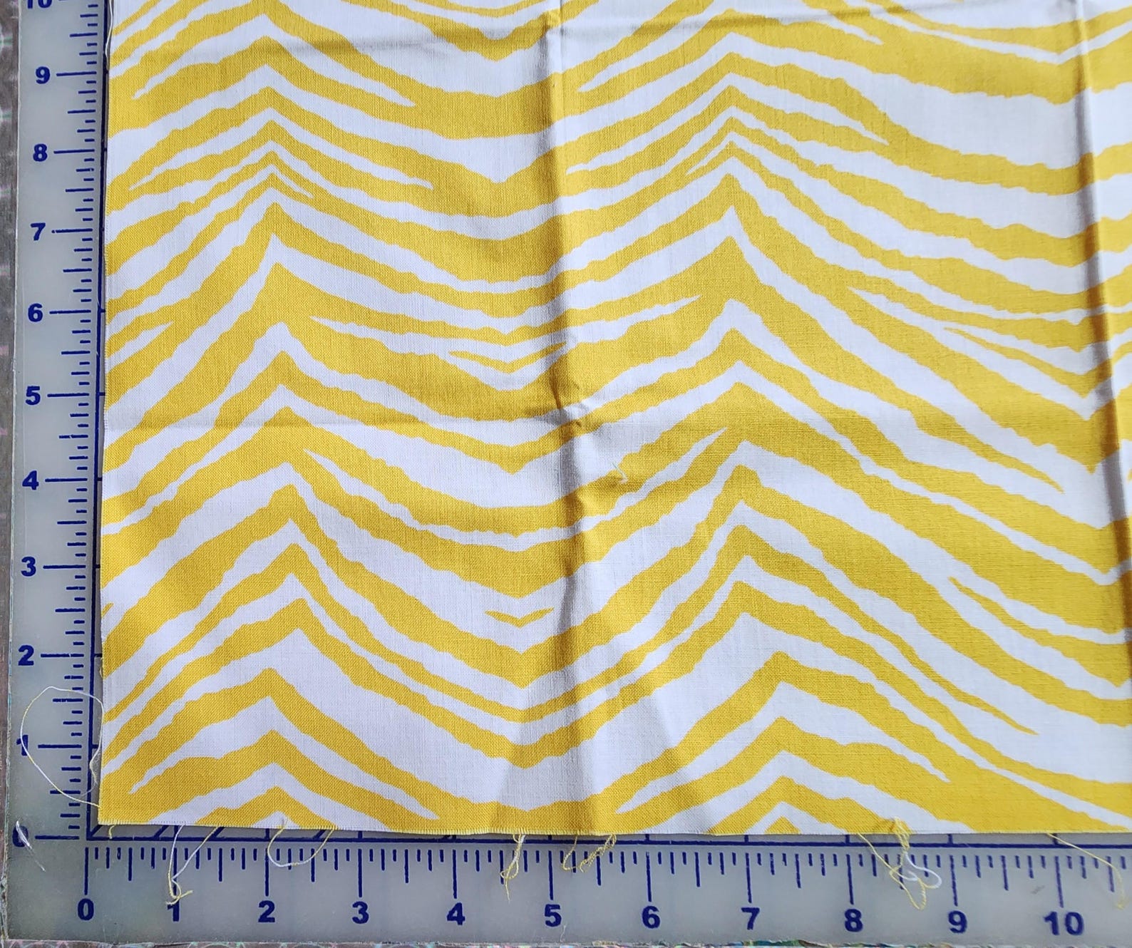 100% Cotton Fabric. Pre-cut FAT Quarter 1/4. Sunshine Yellow and White ...