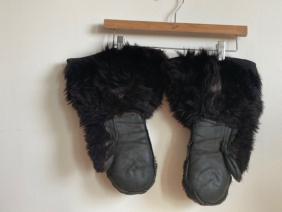 Antique Gauntlet Leather & Bear Fur Mittens Medium Sh… - Gem
