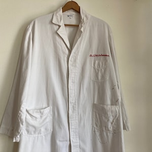 L 50s White Cotton Canvas Lab Coat With Chainstitch Name Paint ...