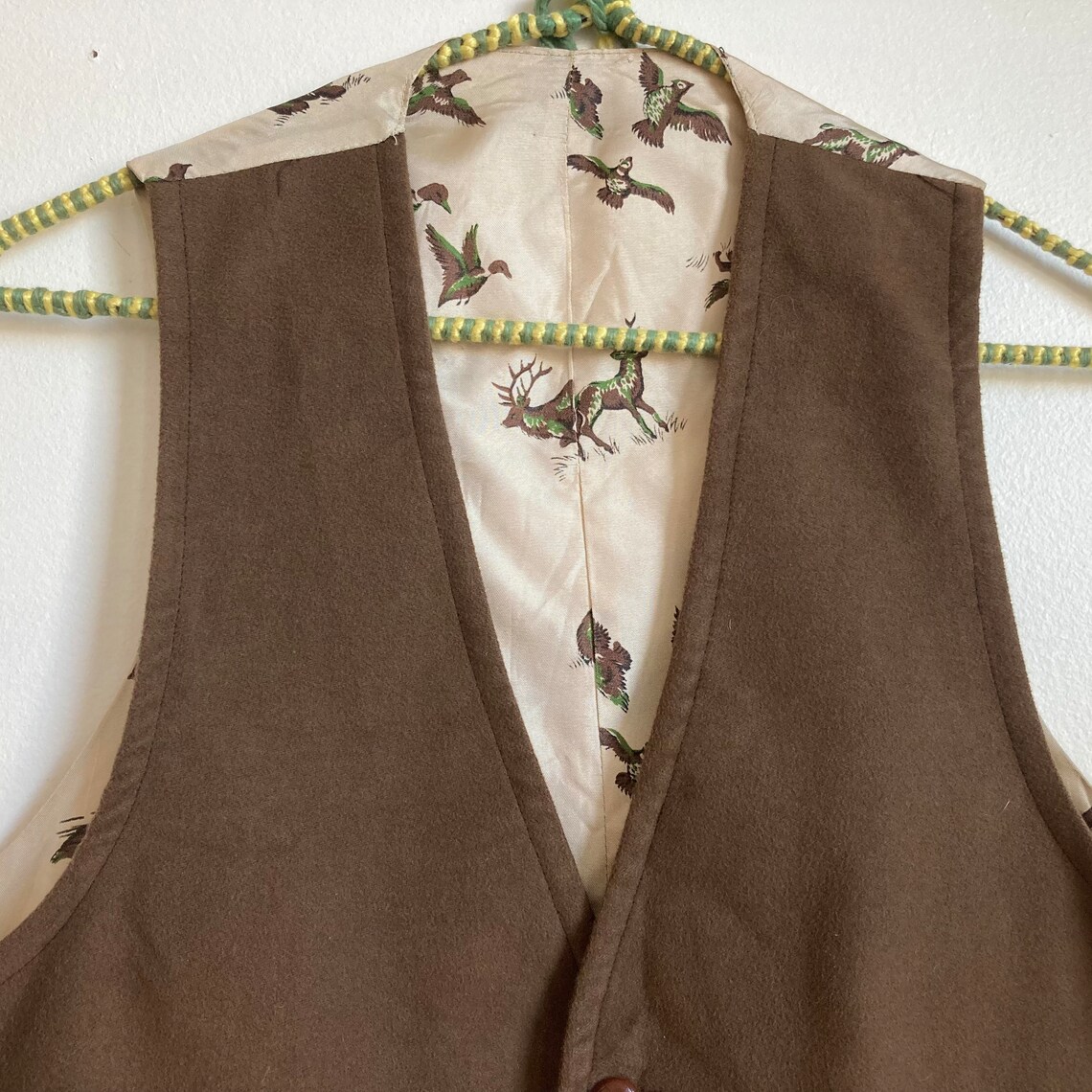 M L Vintage Moleskin Hunting Vest With Novelty Print Back Birds Elk ...