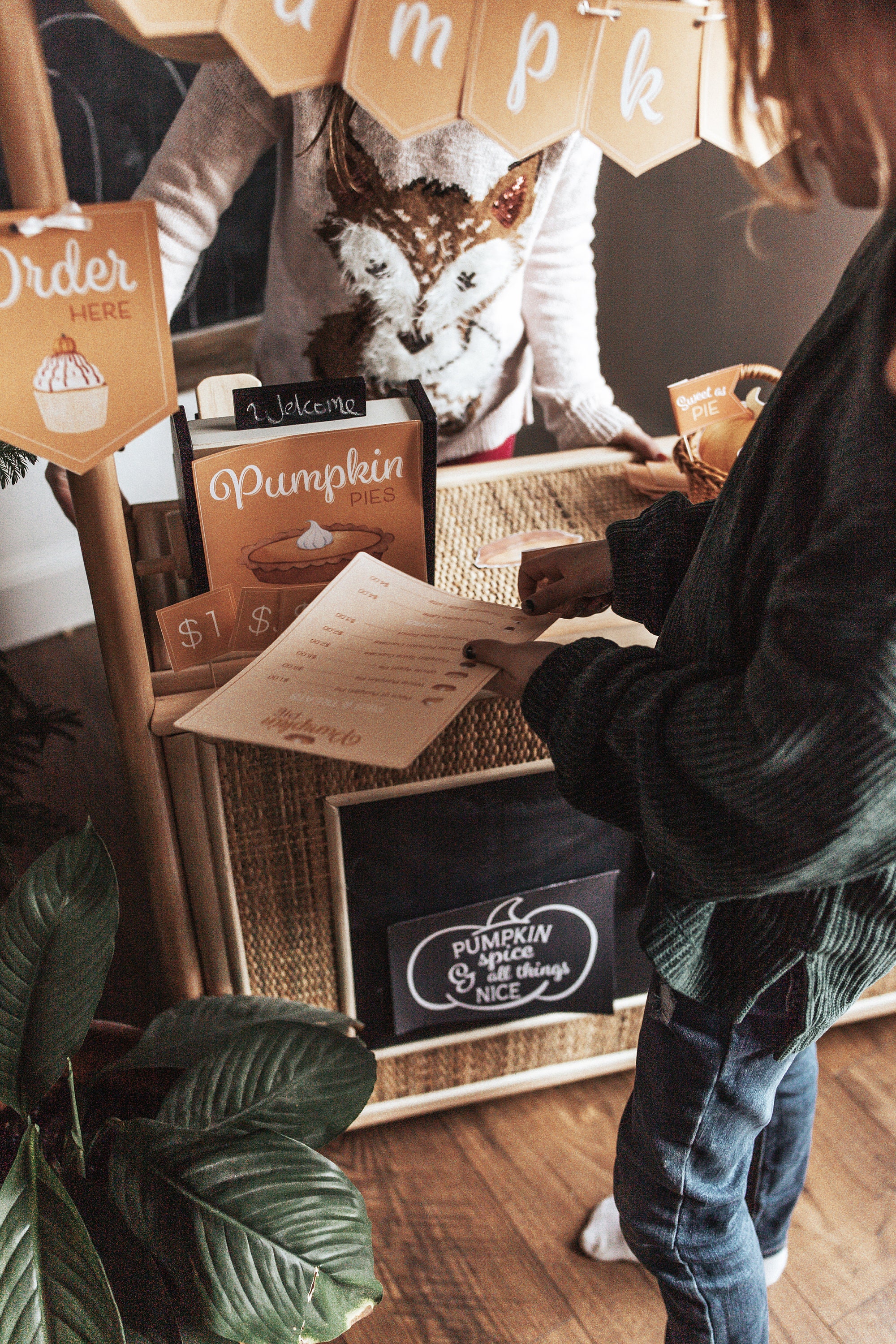 Pumpkin Pie Stand Dramatic Play Set | Thanksgiving | Dramatic Play Set ...