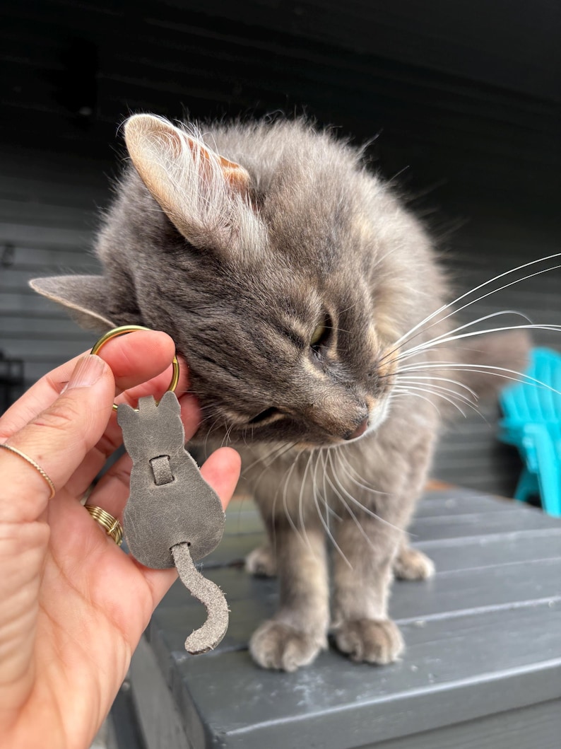 Cat Leather Keychain – Full-grain Leather Cat Charm | Gift Under 20 ...