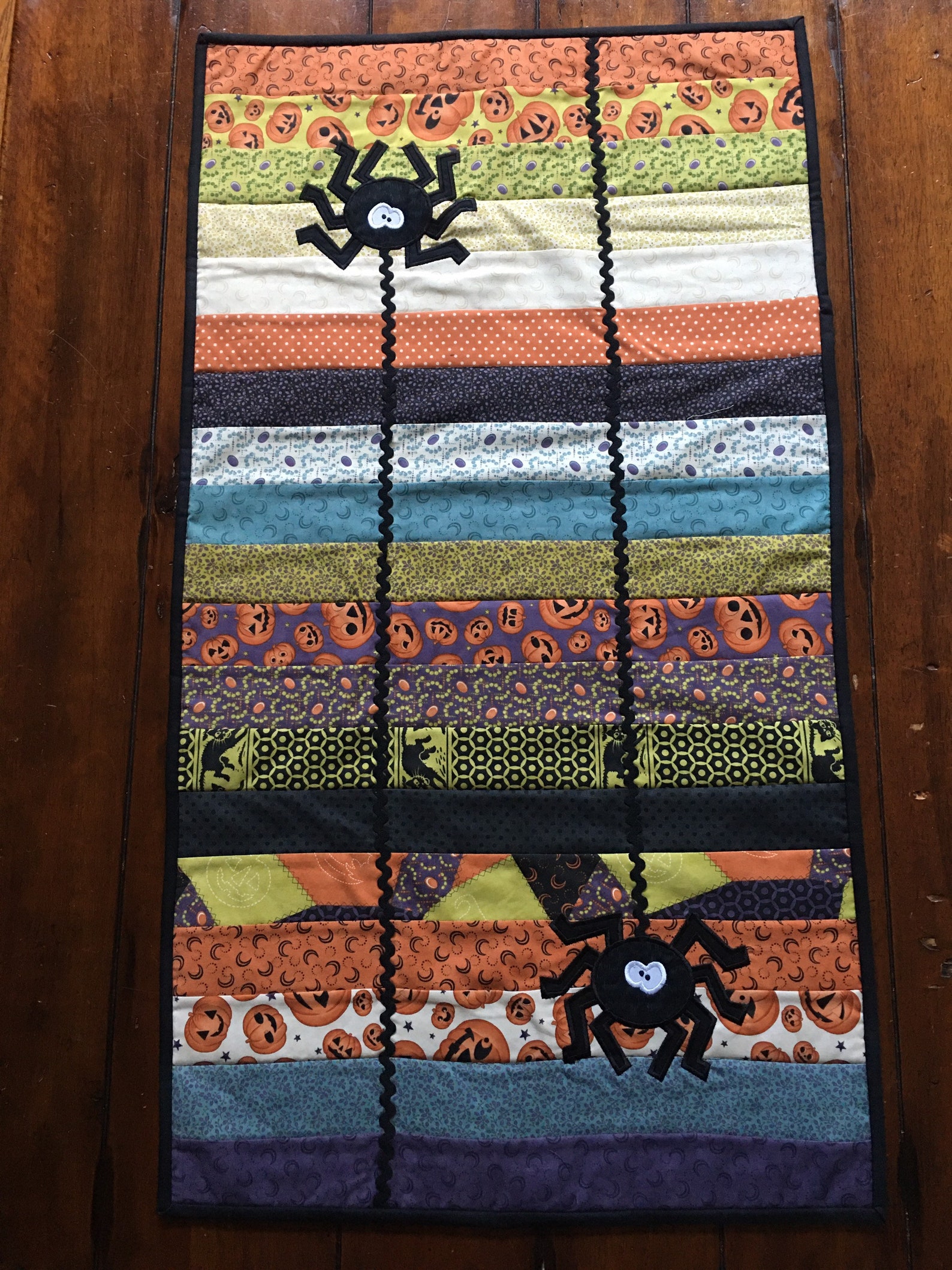 Spider Table Runner Halloween Table Runner Spooky Table - Etsy