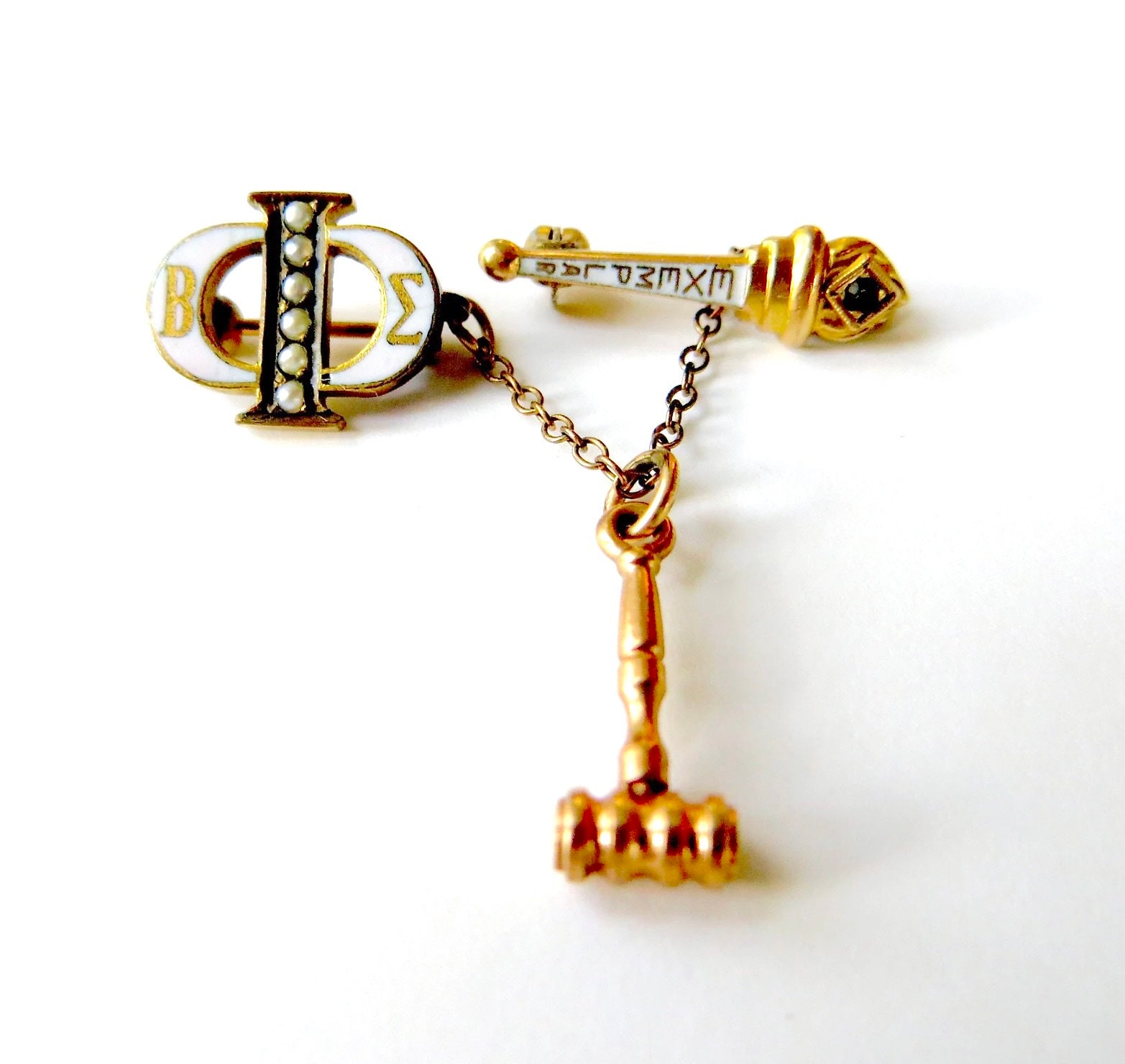 Phi Sigma Sigma Badge