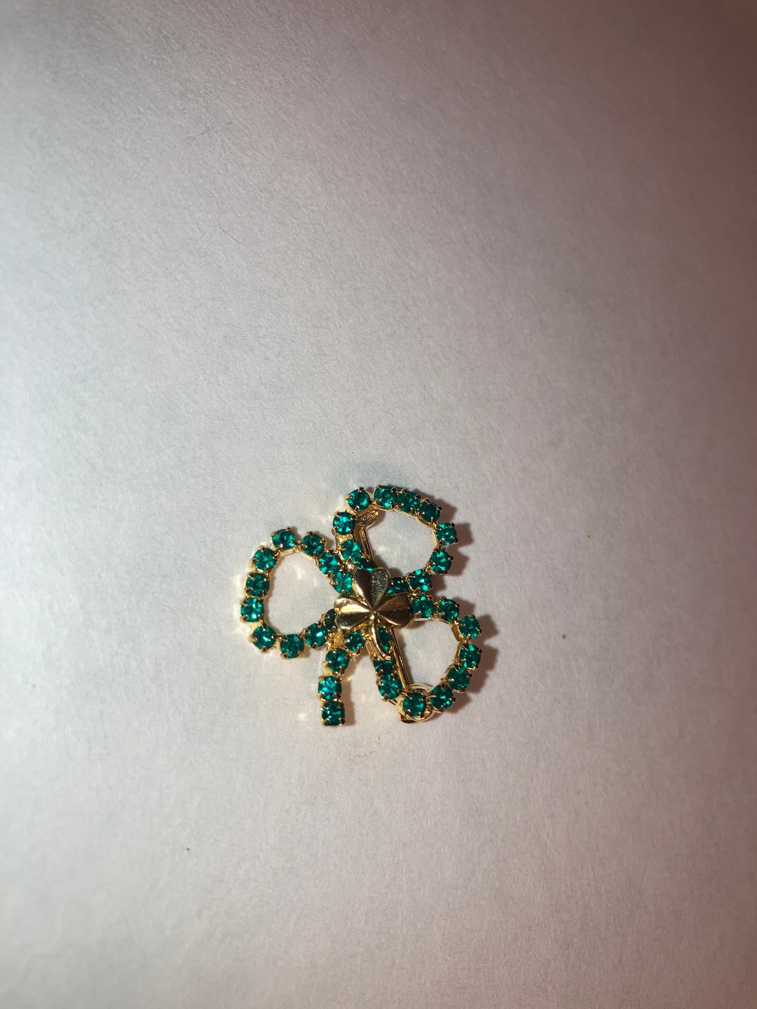 Vintage Modern Shamrock Brooch Pin Gold-tone Green Rhinestone Irish St ...