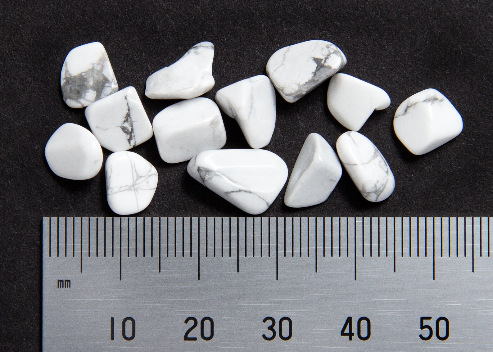 Bulk Howlite Crystal Chips 1/2 Pound TUMBLED Healing | Etsy