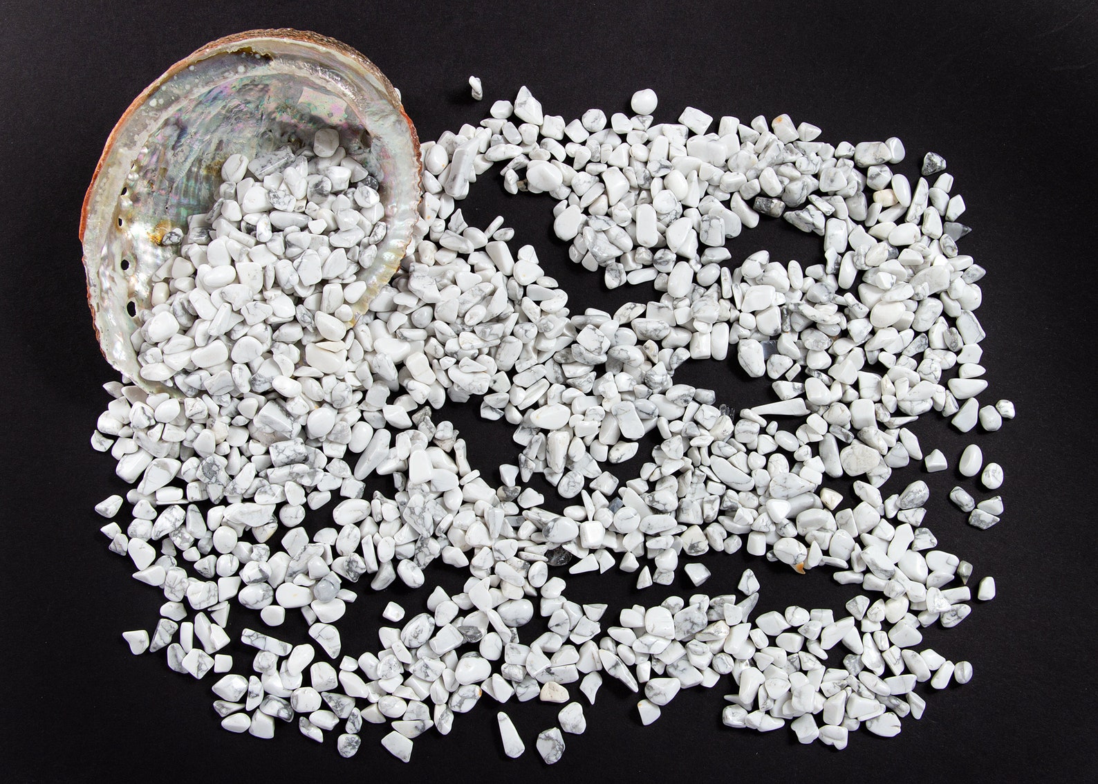 Bulk Howlite Crystal Chips 1/2 Pound TUMBLED Healing - Etsy