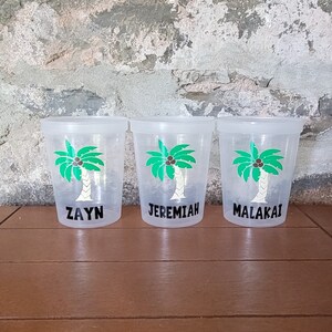Personalized Palm Tree Cups -- Clear Cups With Lid and Straw - Etsy