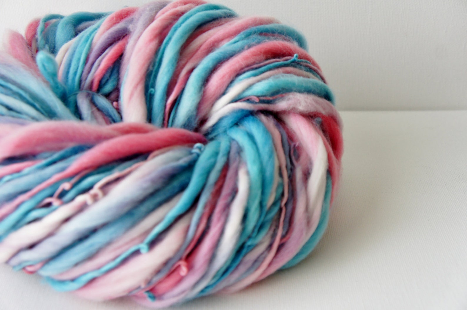 Handspun Yarn Thick and Thin Yarn Corriedale Art Yarn Photo - Etsy