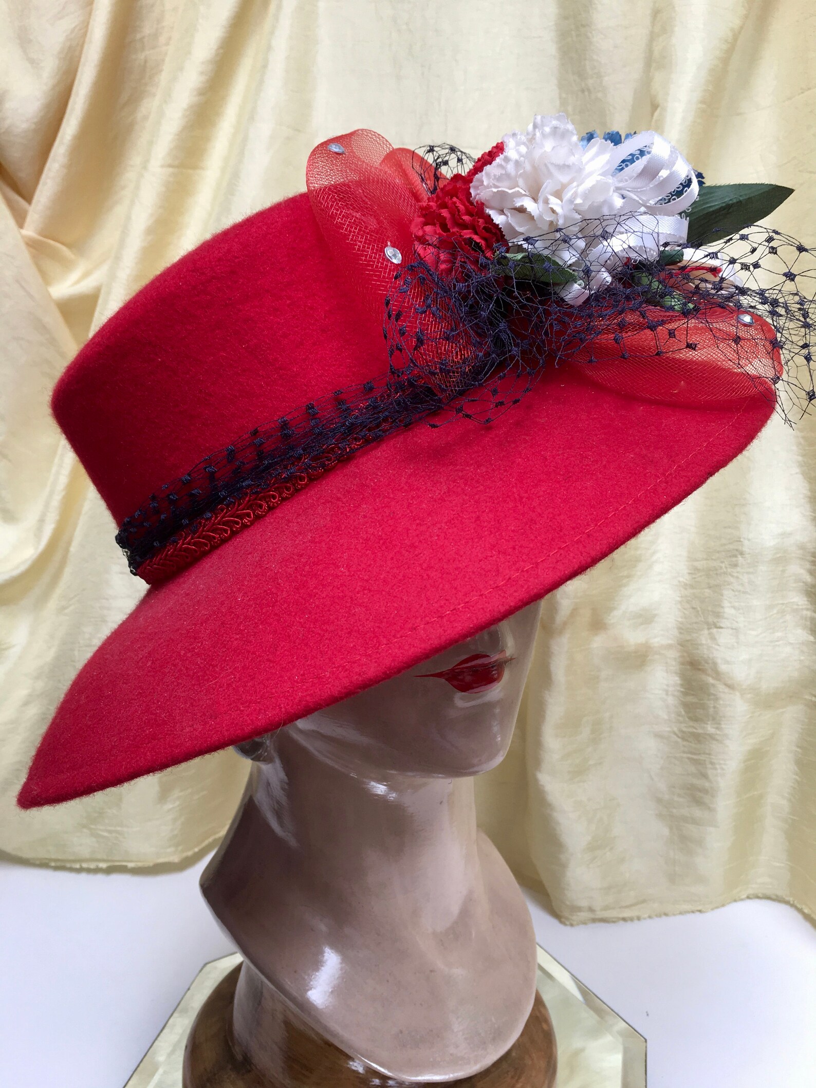 Vintage Red Wool Felt 'day at the Races' Church - Etsy
