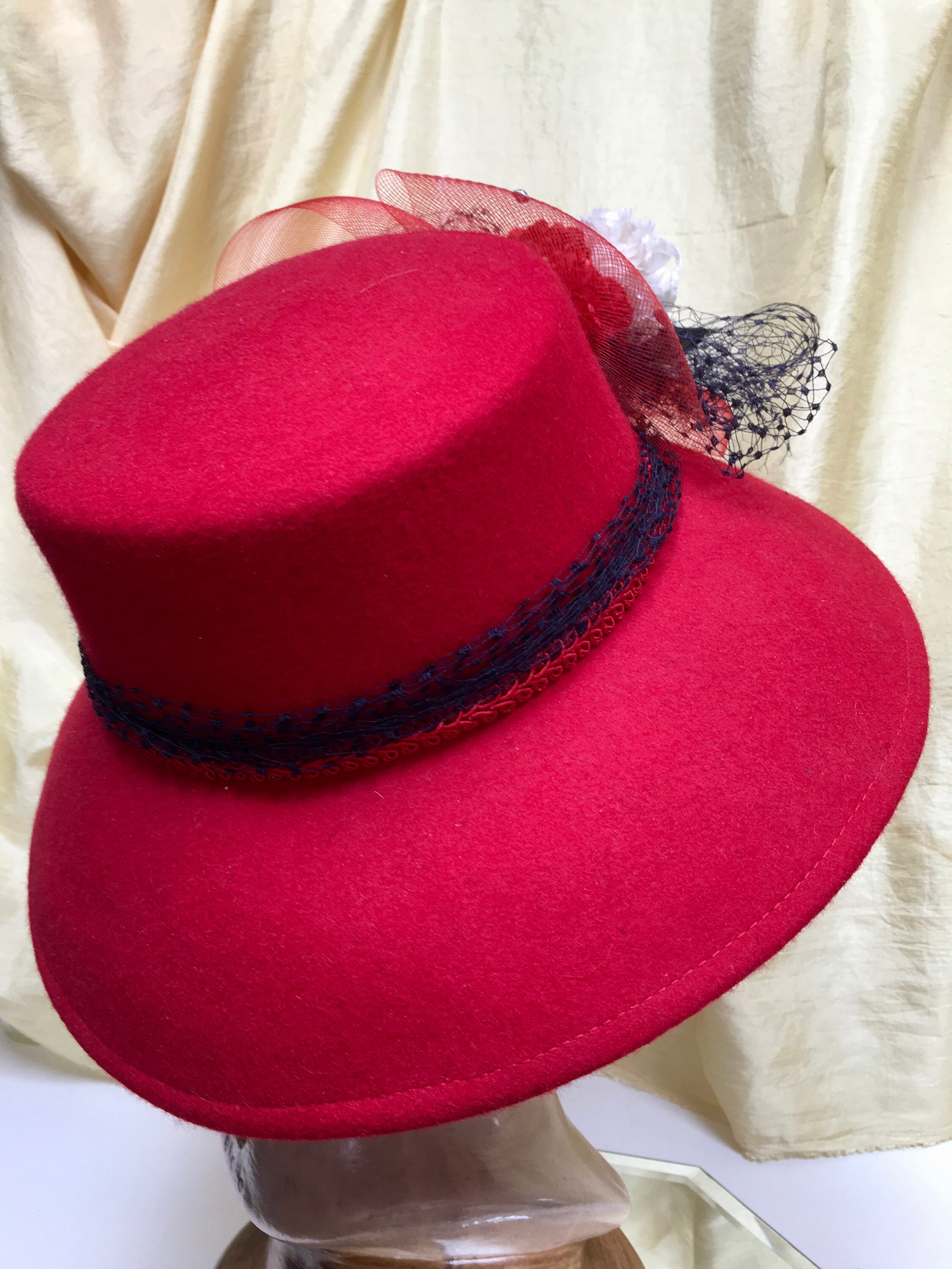 Vintage Red Wool Felt 'day at the Races' Church - Etsy