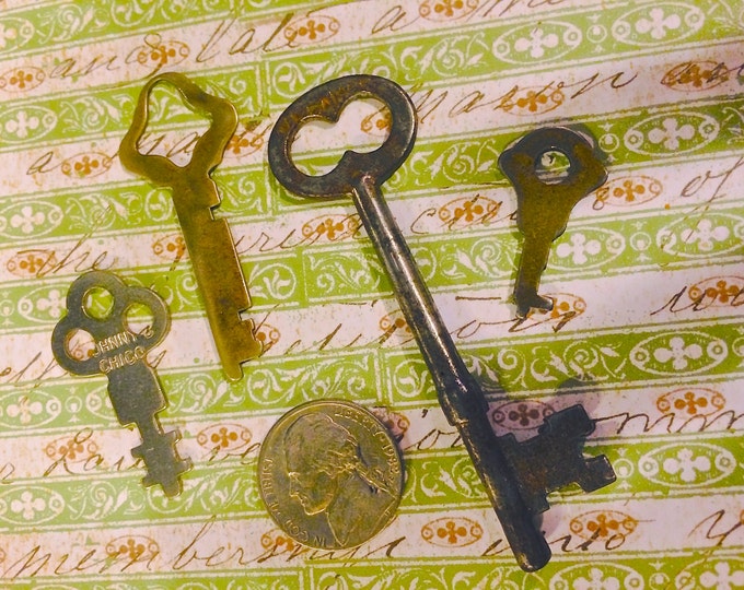 Four Old Vintage Keys of Varying Size Shape and Patina - Etsy
