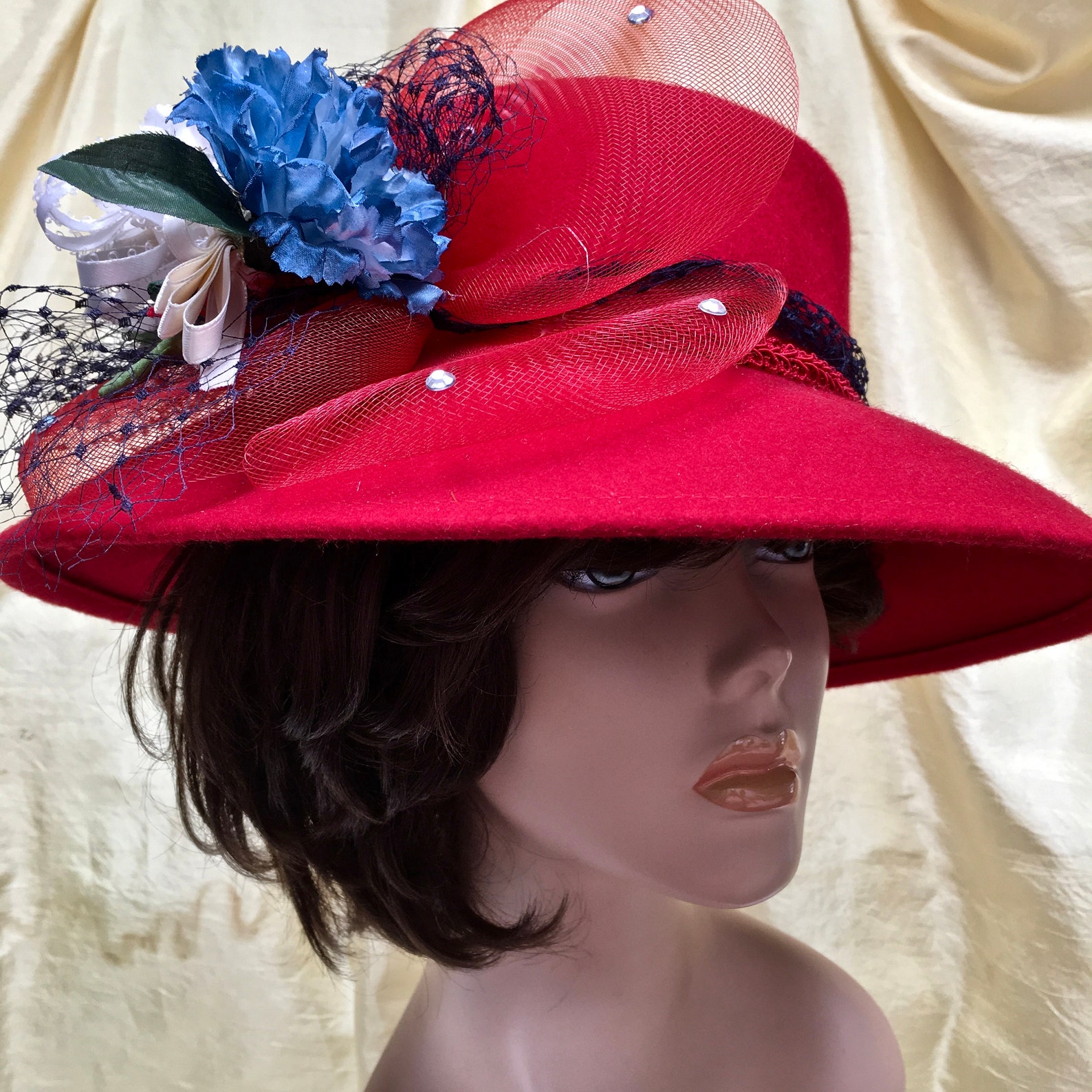 Vintage Red Wool Felt 'day at the Races' Church - Etsy