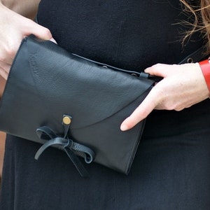 Handgemachte Mehrzweck-Frauen schwarze Ledertasche, die alle in eine ...
