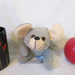 Bean Bag Mouse Vintage Very Soft, Loveable, and Huggable Poseable Gray ...