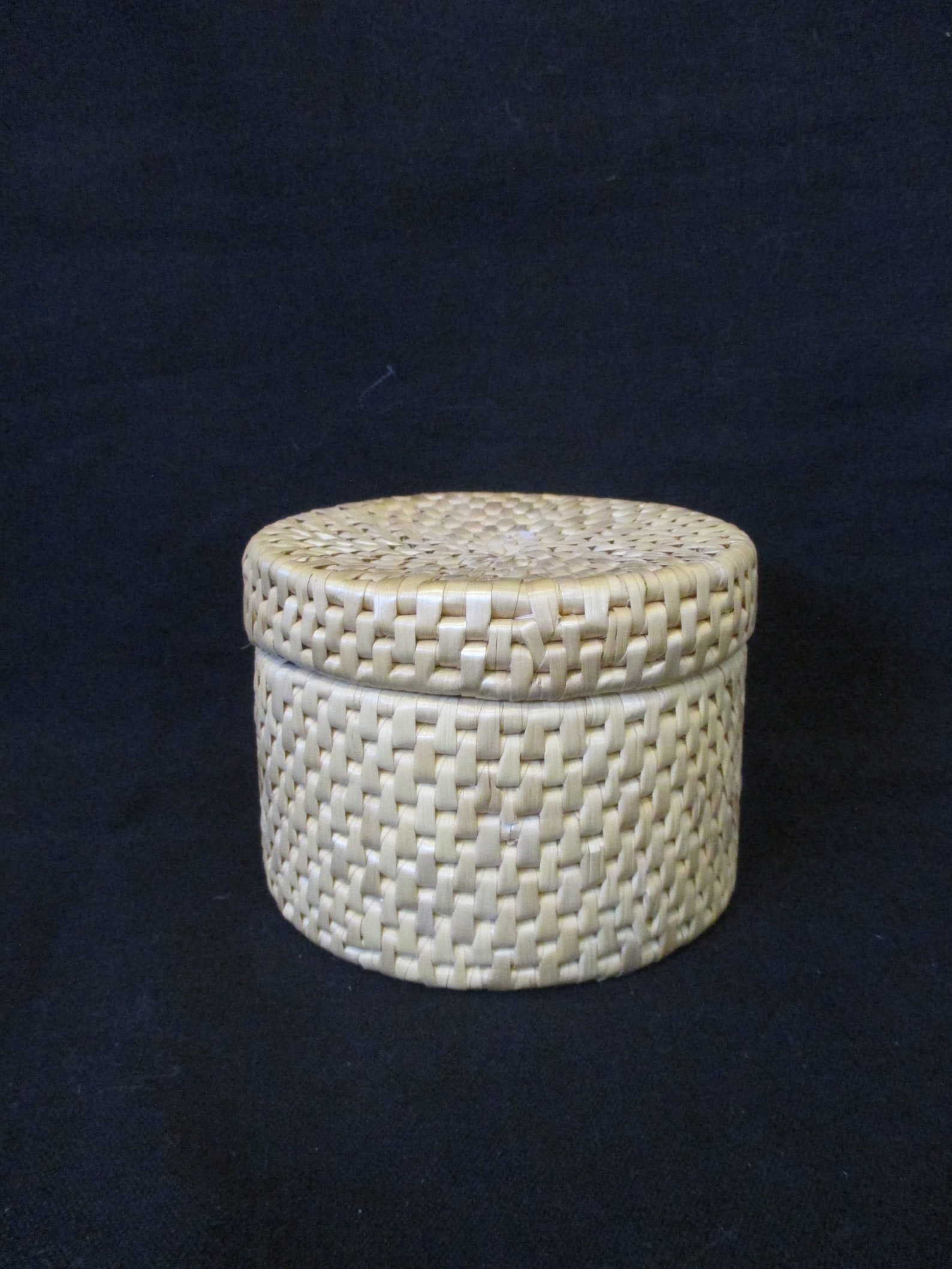 Woven Reed Basket Box With Lid Vanity Box Storage Box Vintage Round Box ...