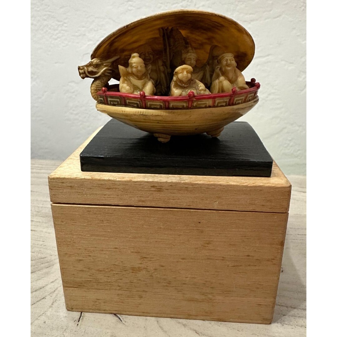Japanese Netsuke Diorama Carved Clamshell 7 Lucky Gods With Dragon ...