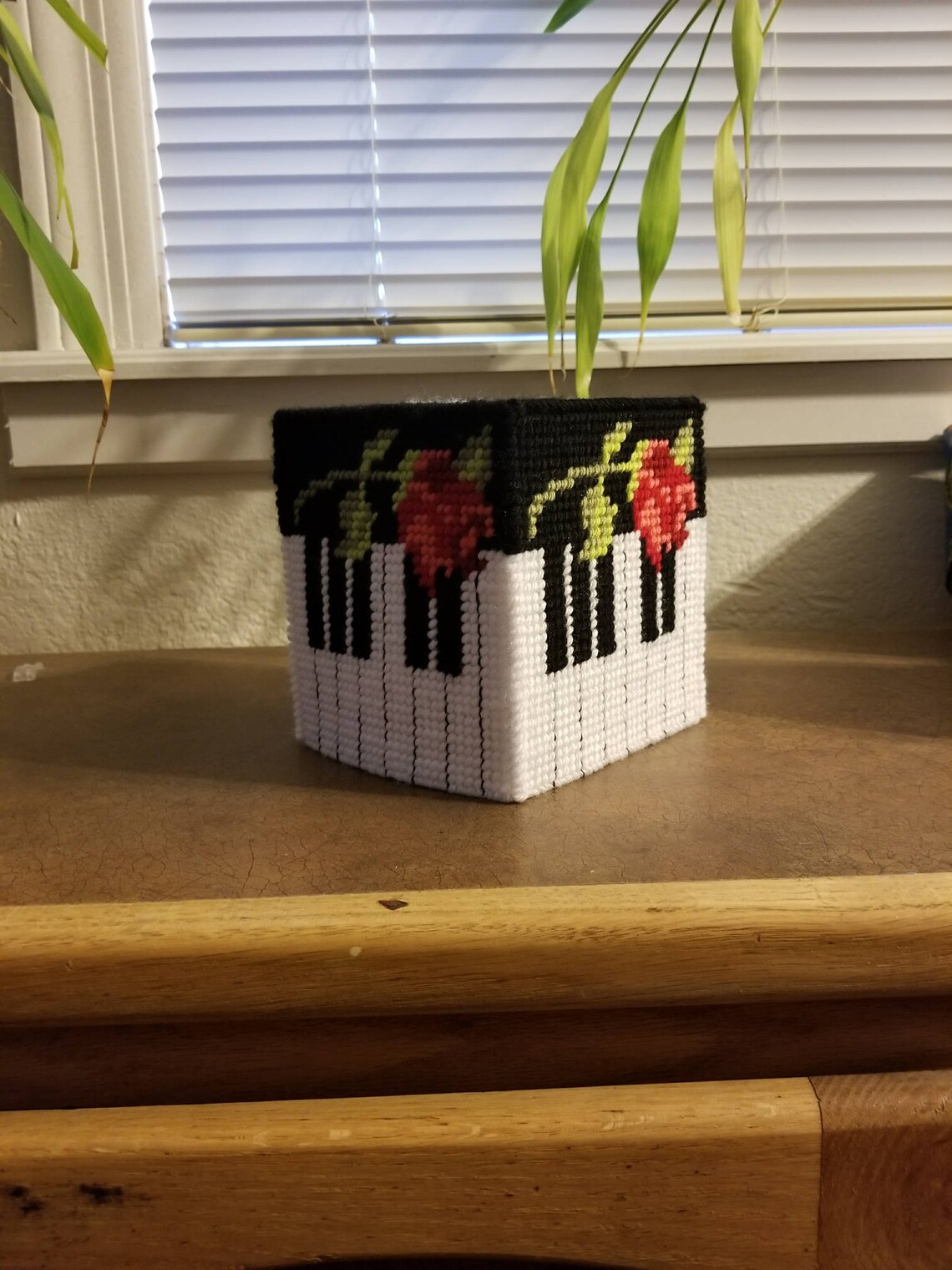 Rose & Piano Plastic Canvas Tissue Box Cover PDF Pattern - Etsy