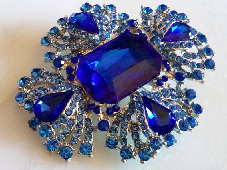 REGENCY BLUE BROOCH Sparkling Faceted Sapphire Blue Crystals. - Etsy