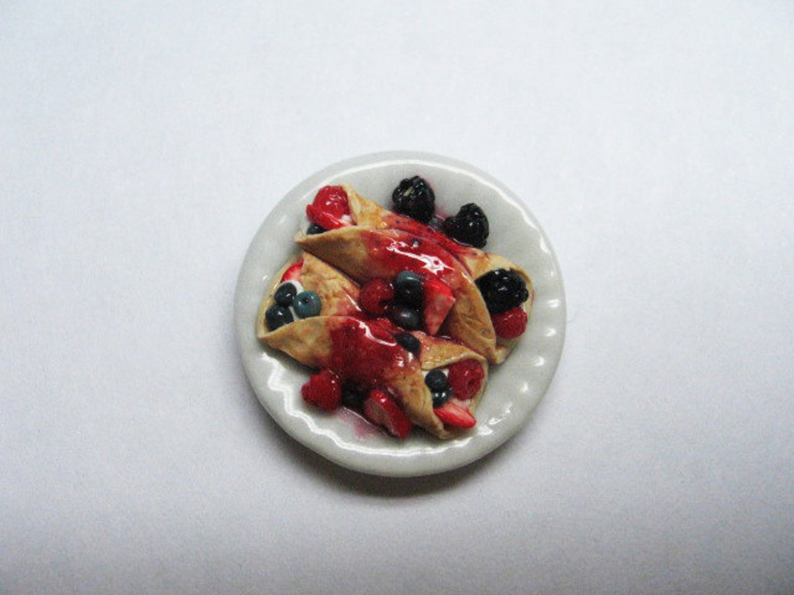 Dollhouse Miniature Berry Crepes, 1:12 Scale Food, Adjustable Ring ...