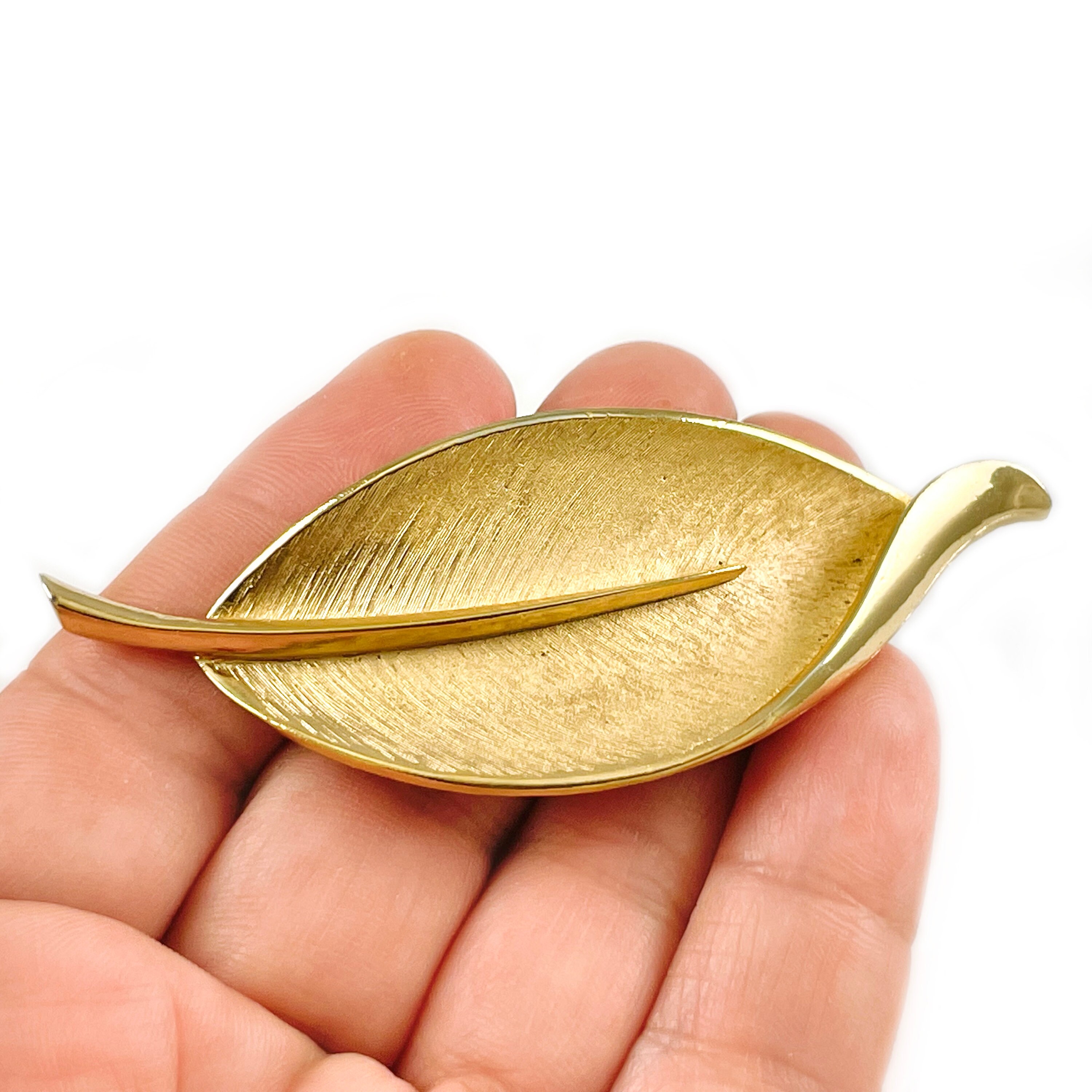 Vintage Crown Trifari Gold Tone Leaf Brooch - Etsy