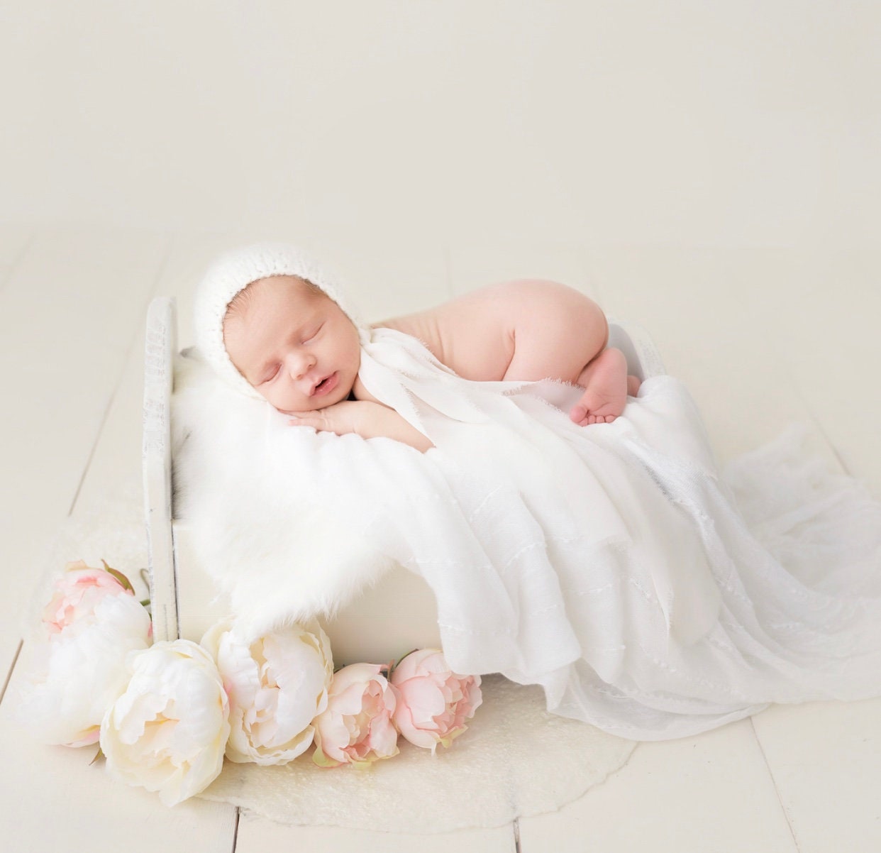 Newborn girl - Photo prop hat - Sitter props - Baby girl hat - Photo ...