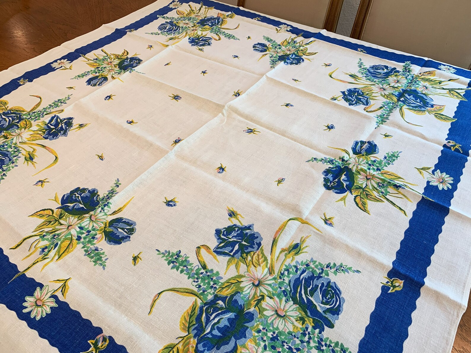 NOS Vintage Tablecloth BLUE ROSES Tulips Pink White Daisies Summer ...