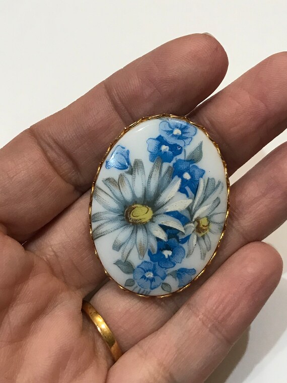 Ceramic Porcelain Daisy and Blue Flowers Brooch - Gem