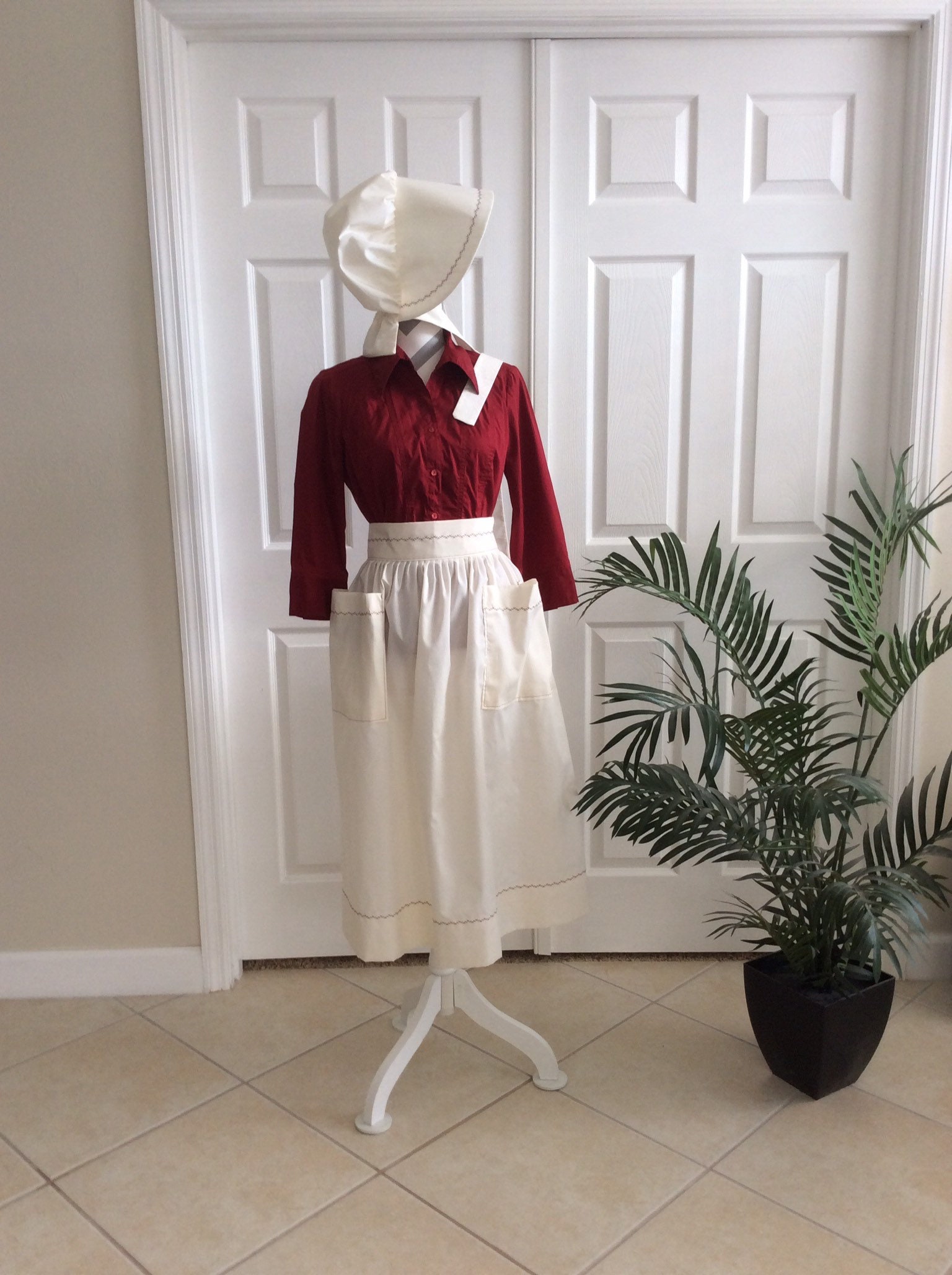 Embroidered Bonnet and Apron Set - Etsy