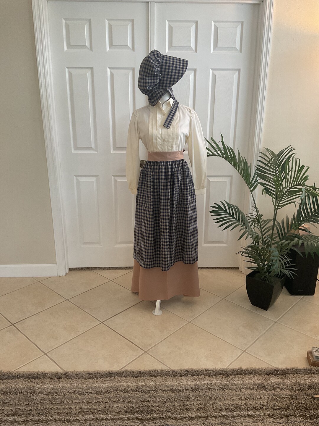 Pioneer Outfit With Skirt, Waist Apron, and Bonnet (3 Pieces), Custom ...
