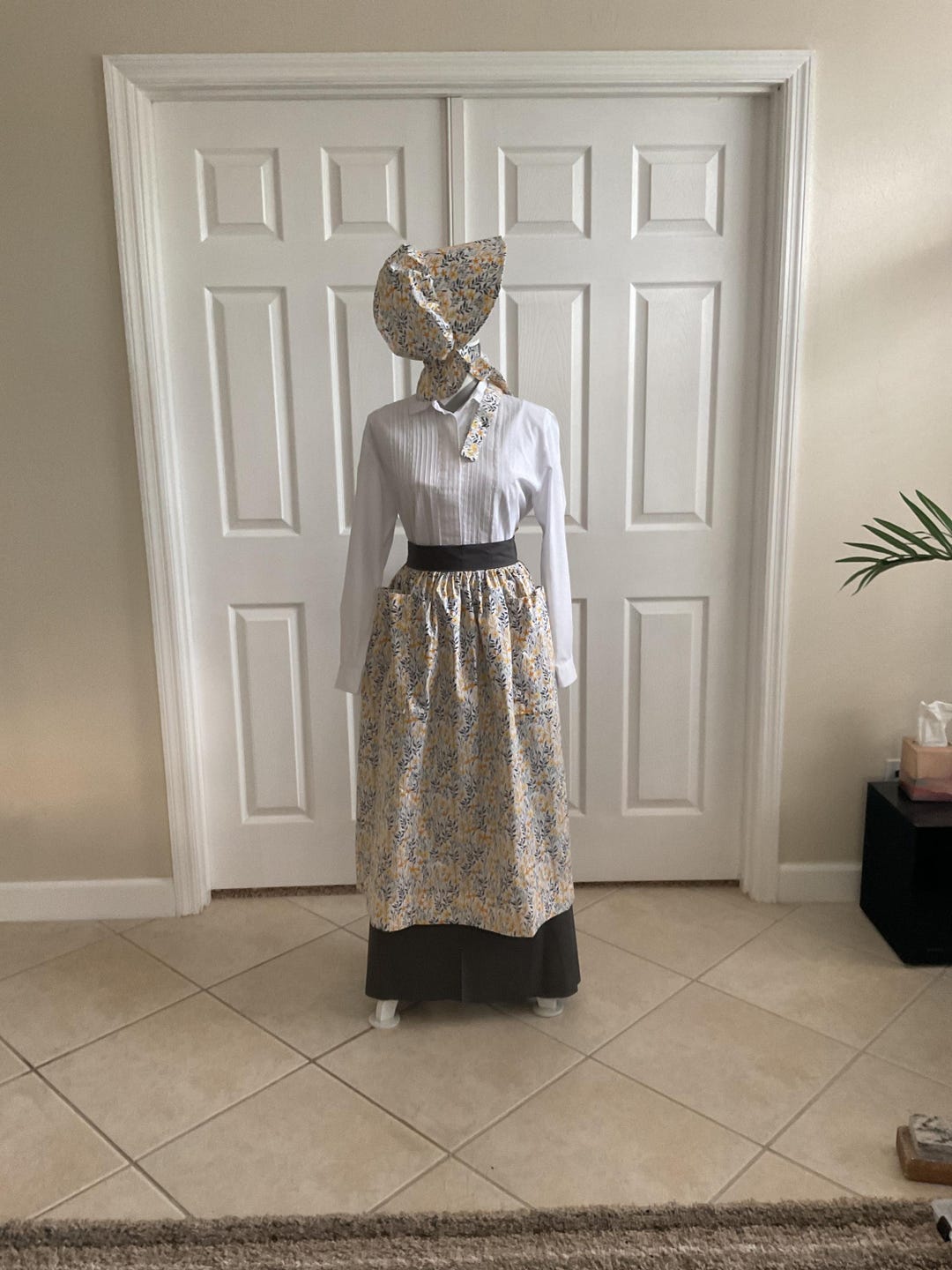 Pioneer Outfit With Skirt, Waist Apron, and Bonnet (3 Pieces), Custom ...