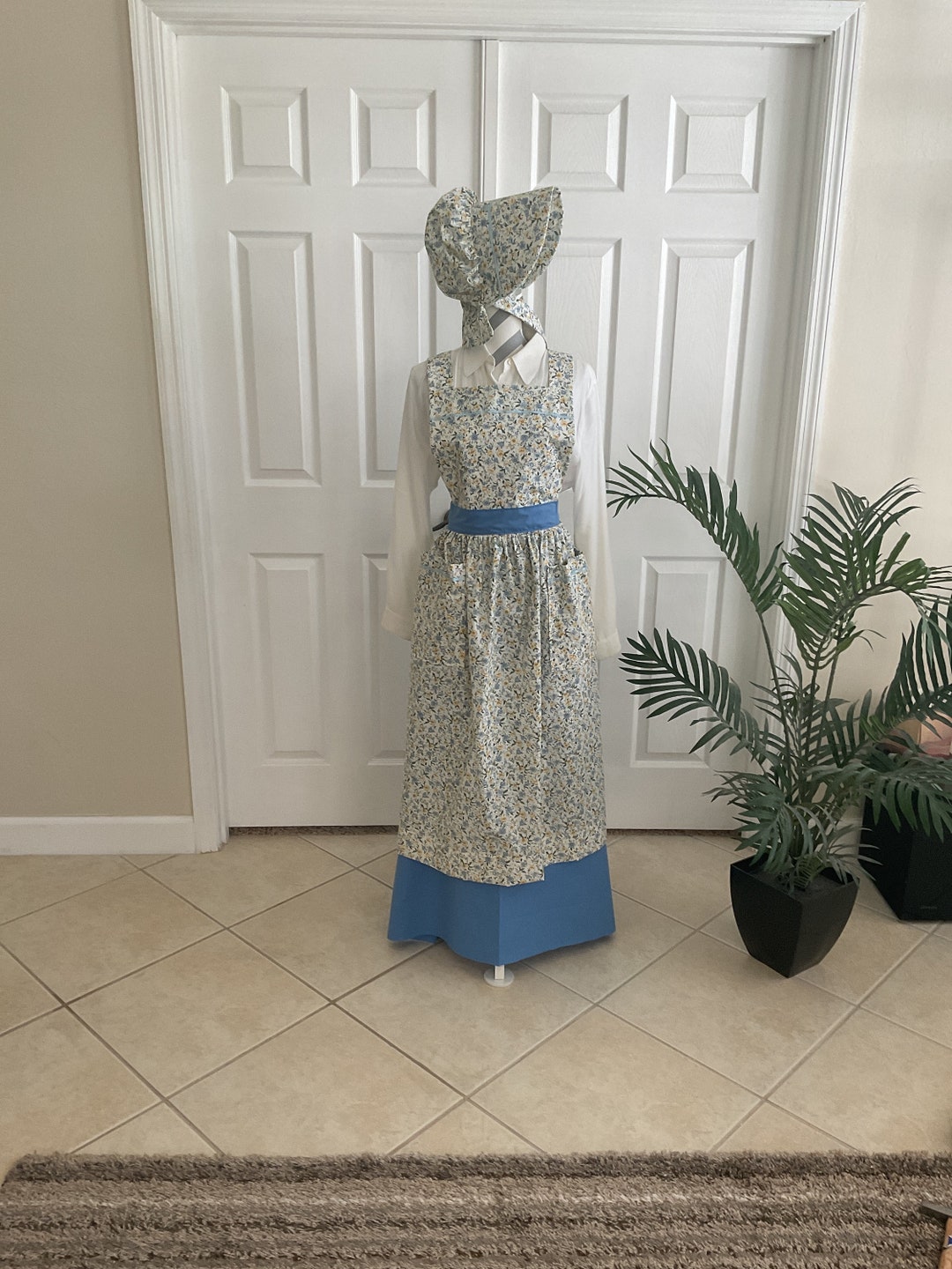 Sarah Outfit With Skirt and Apron and Bonnet - Etsy