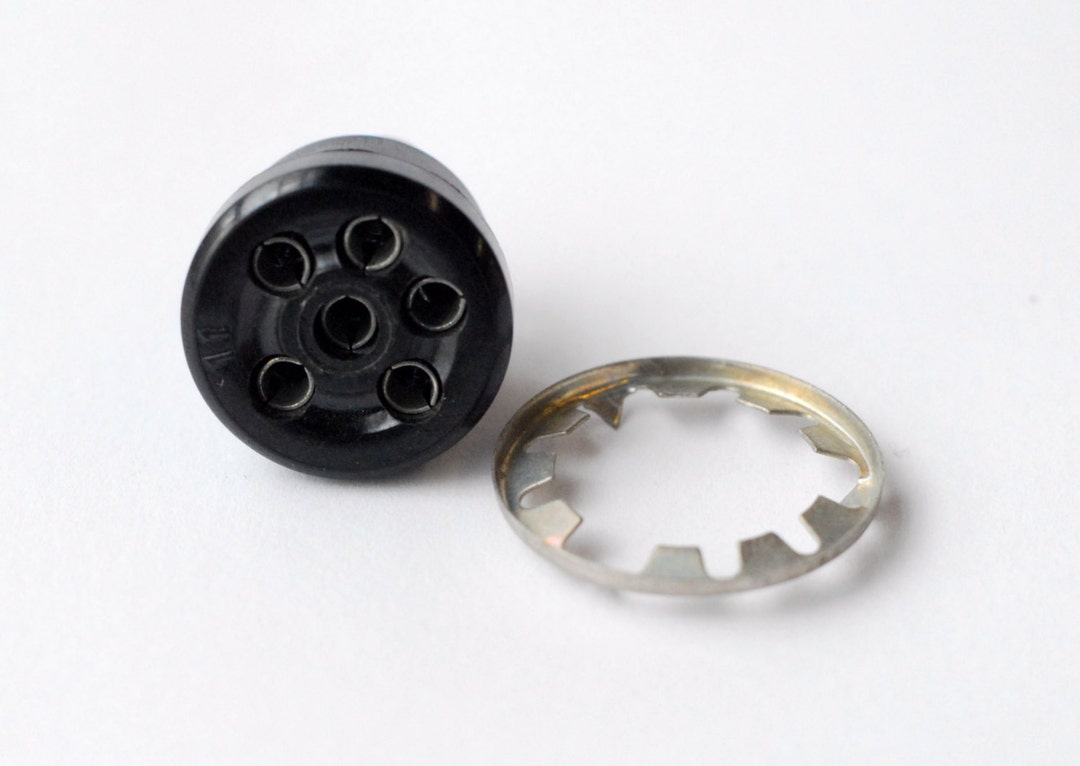 6 Pin Chassis Mount Female - Stax Normal Bias Electrostatic Earspeakers ...