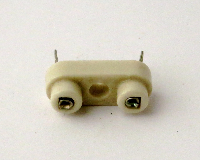 Millen Ceramic Socket for HC6/U Crystals - New Old Stock - Made in ...