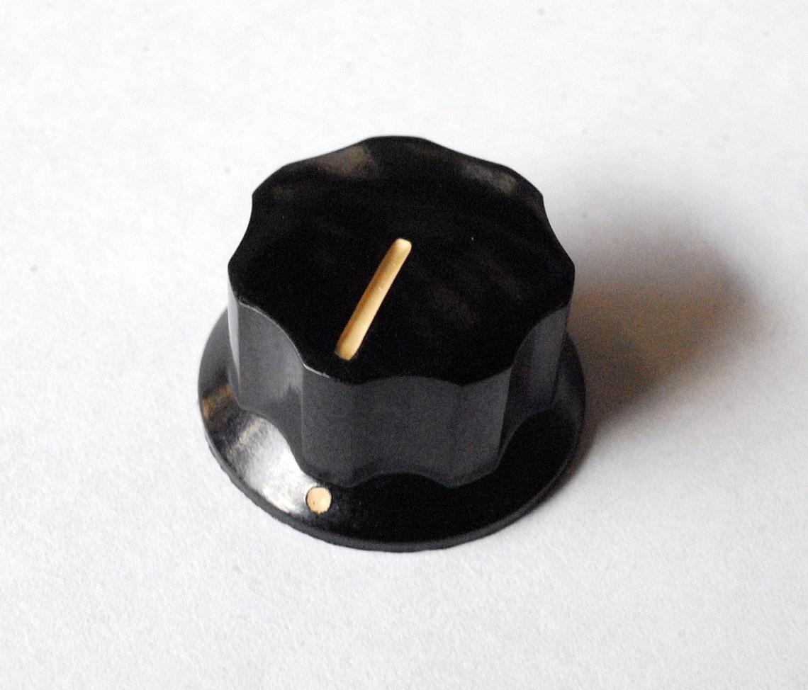 Kurz Kasch Mini Bakelite Skirted Radio Knobs Small Skirt Knob for 1/8 Shafts - Etsy