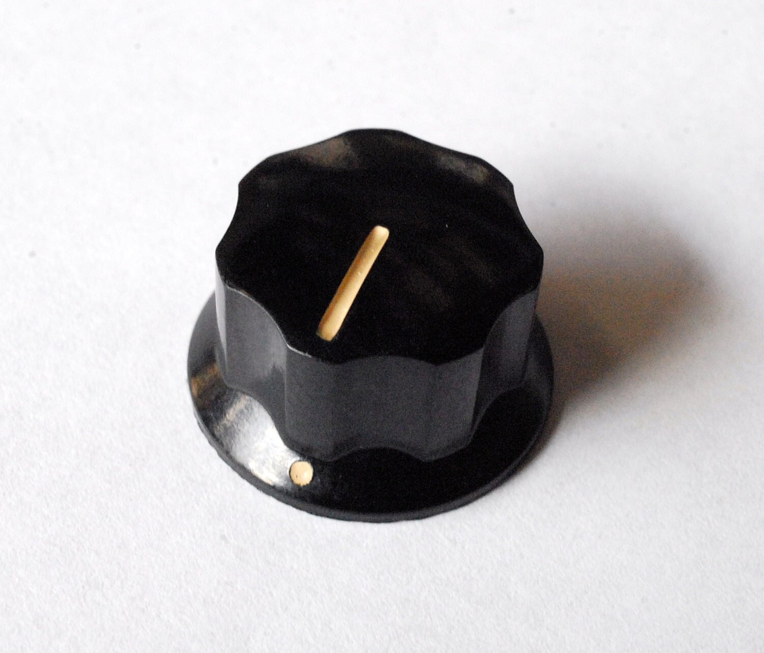 Kurz Kasch Mini Bakelite Skirted Radio Knobs Small Skirt Knob for 1/8 ...