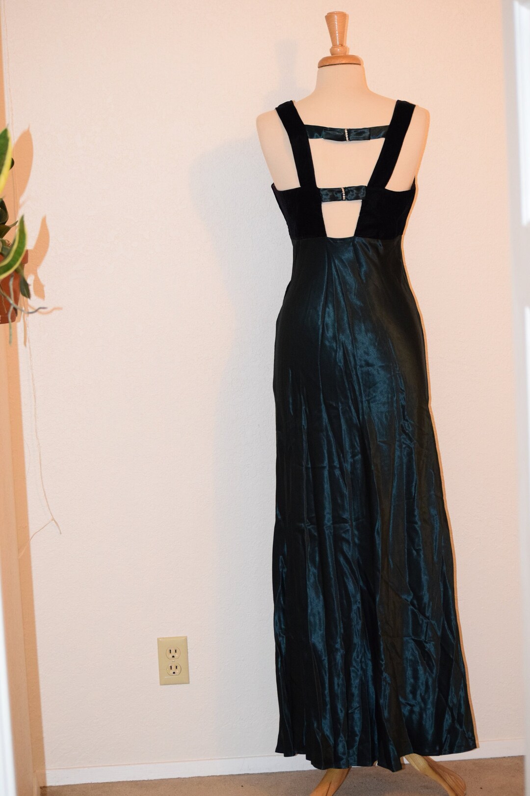 Stunning Jay Jacobs Deep Emerald Green Velvet and Satin Empire Waist ...