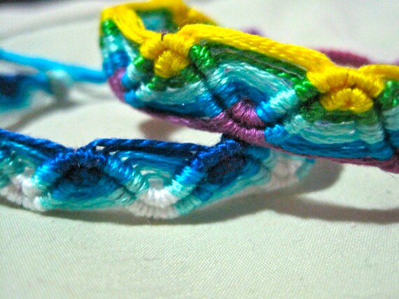 Items similar to Peruvian Wave Friendship Bracelet - with adjustable ...