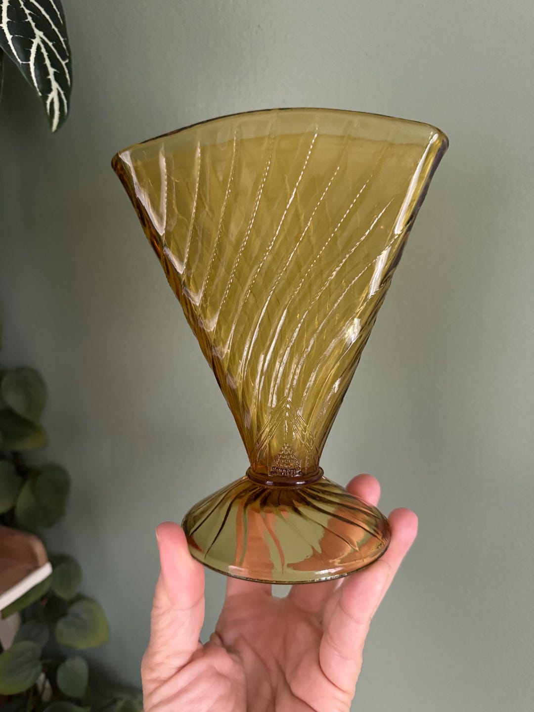 Vintage Amber Fan Vase, LE Smith Glass Ribbed Texture 7" Tall - Etsy