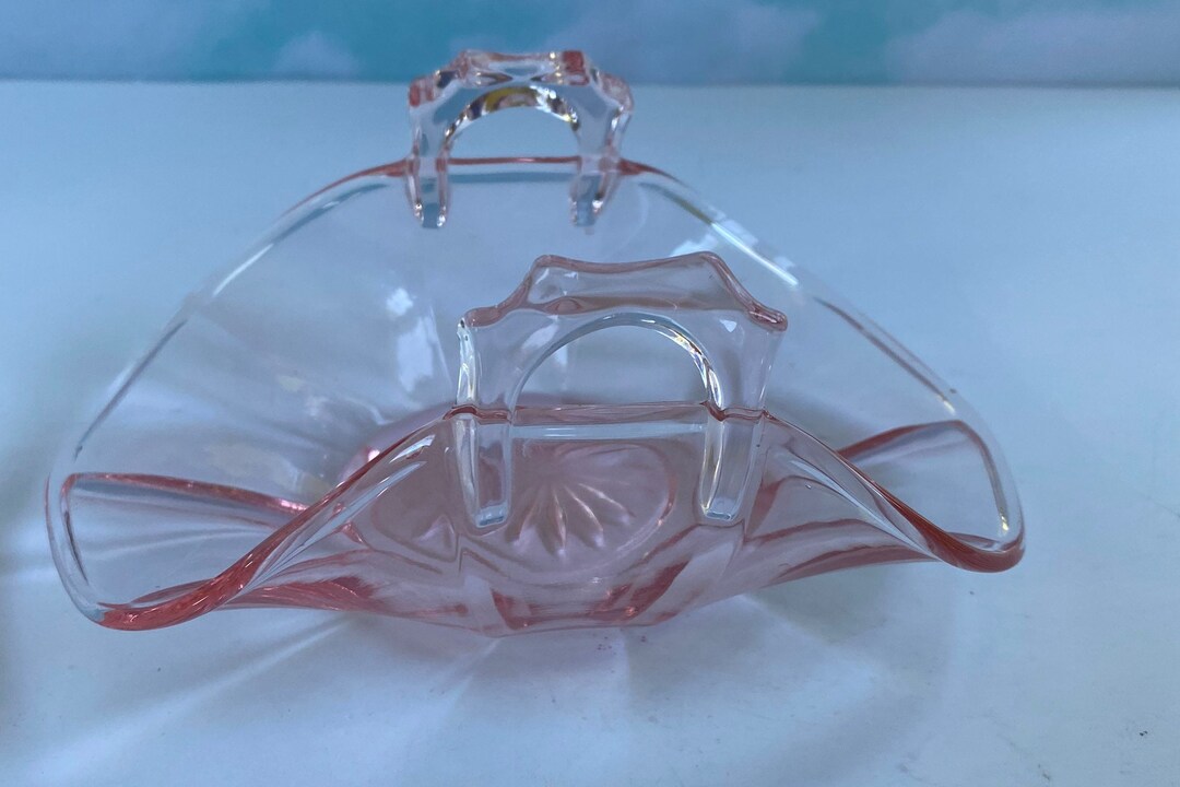 Vtg Pink Depression Curved Glass Bon Bon Small Candy Dish, Light Pink ...