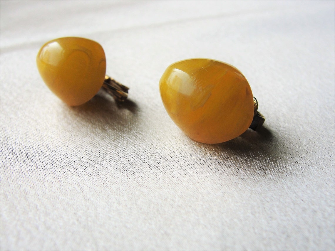 VINTAGE Lucite Resin Earrings,butterscotch Amber Marbled Lucite ...