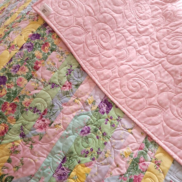 Pastel Floral Quilt - Etsy
