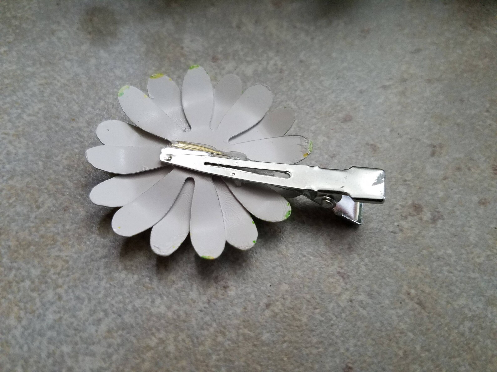 White and Yellow Daisy Hair Clip Enamel Flower Alligator Clip - Etsy